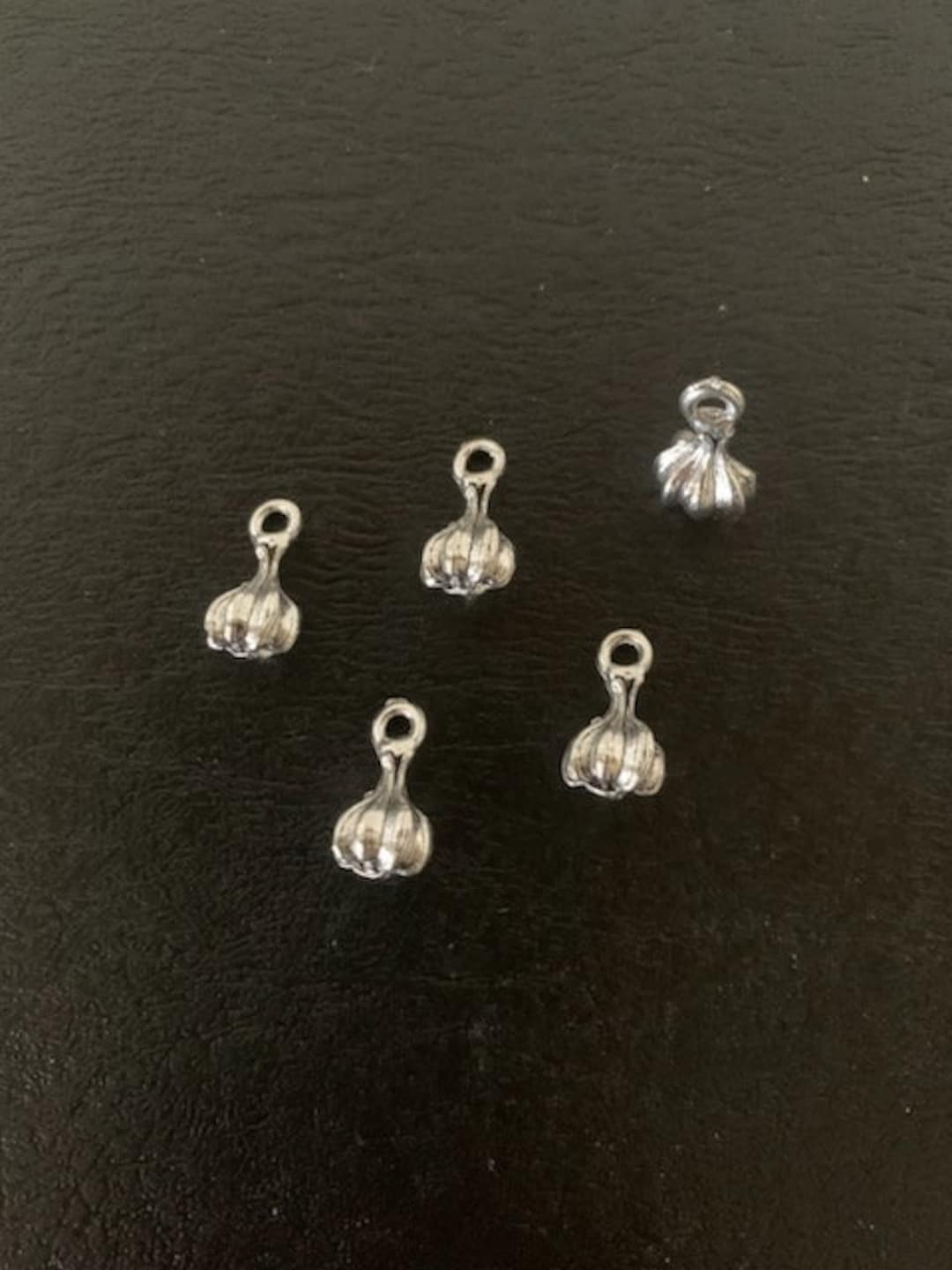 5 Silver Garlic Bulb Charms, Garlic Charm, Cooking Charms, Garlic Bulbs ...