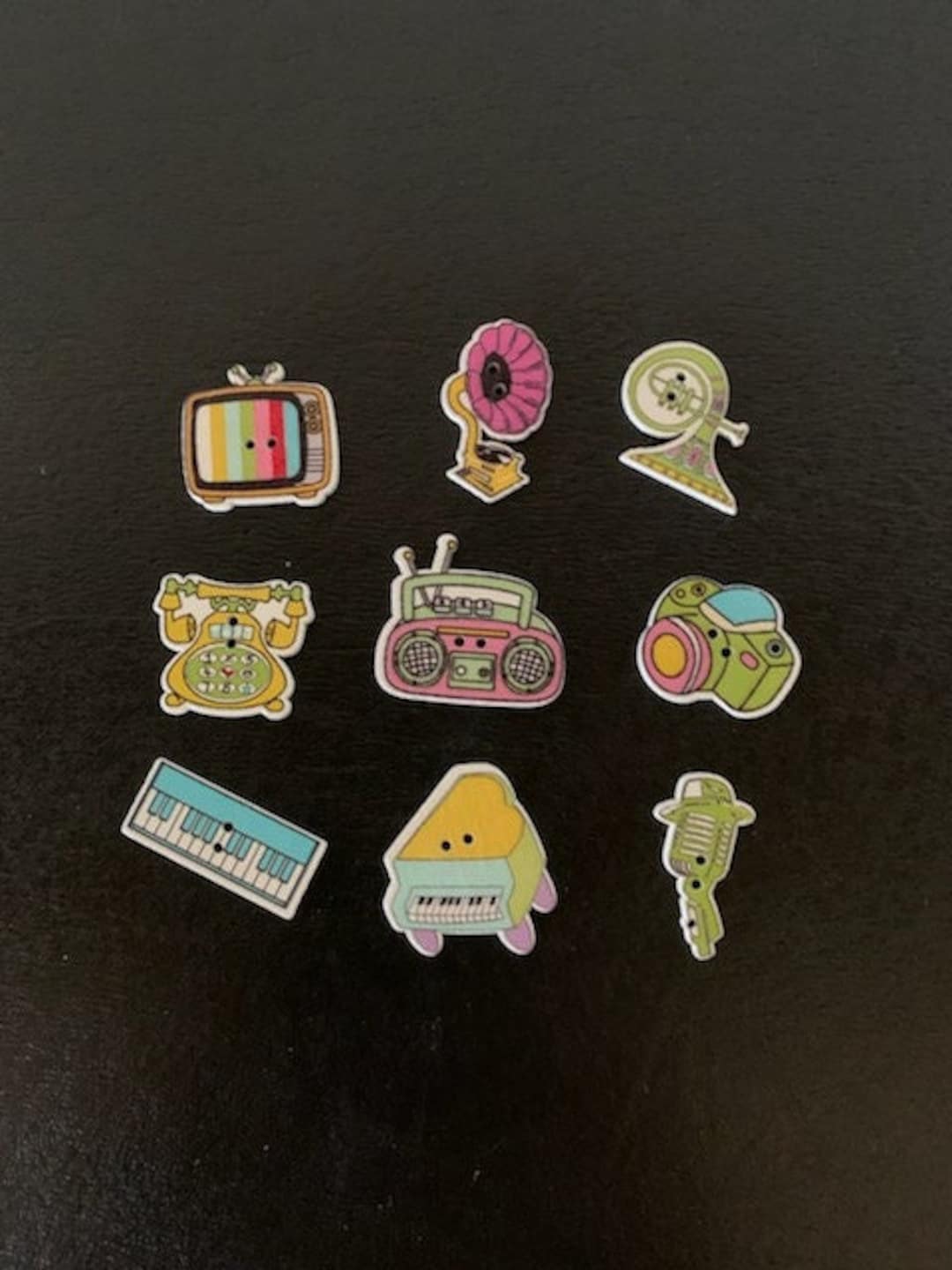 9 Assorted Retro Buttons, Retro Buttons, Music Buttons, Tv Buttons ...