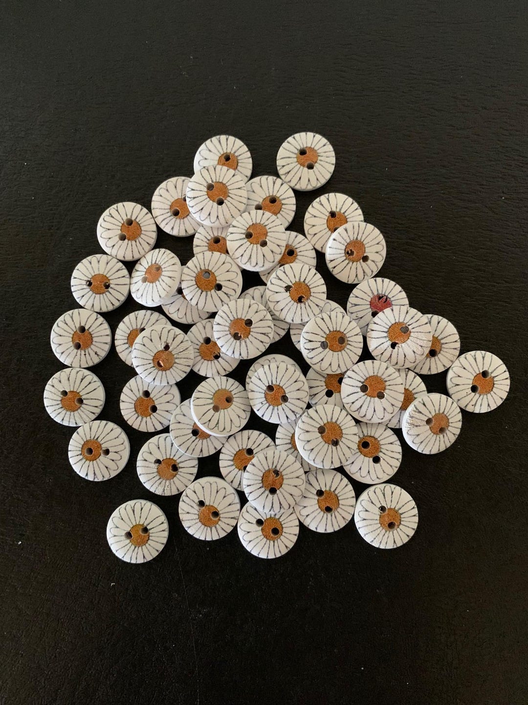50 Small White Daisy Buttons, Flower Buttons, Flower Button, Wood ...