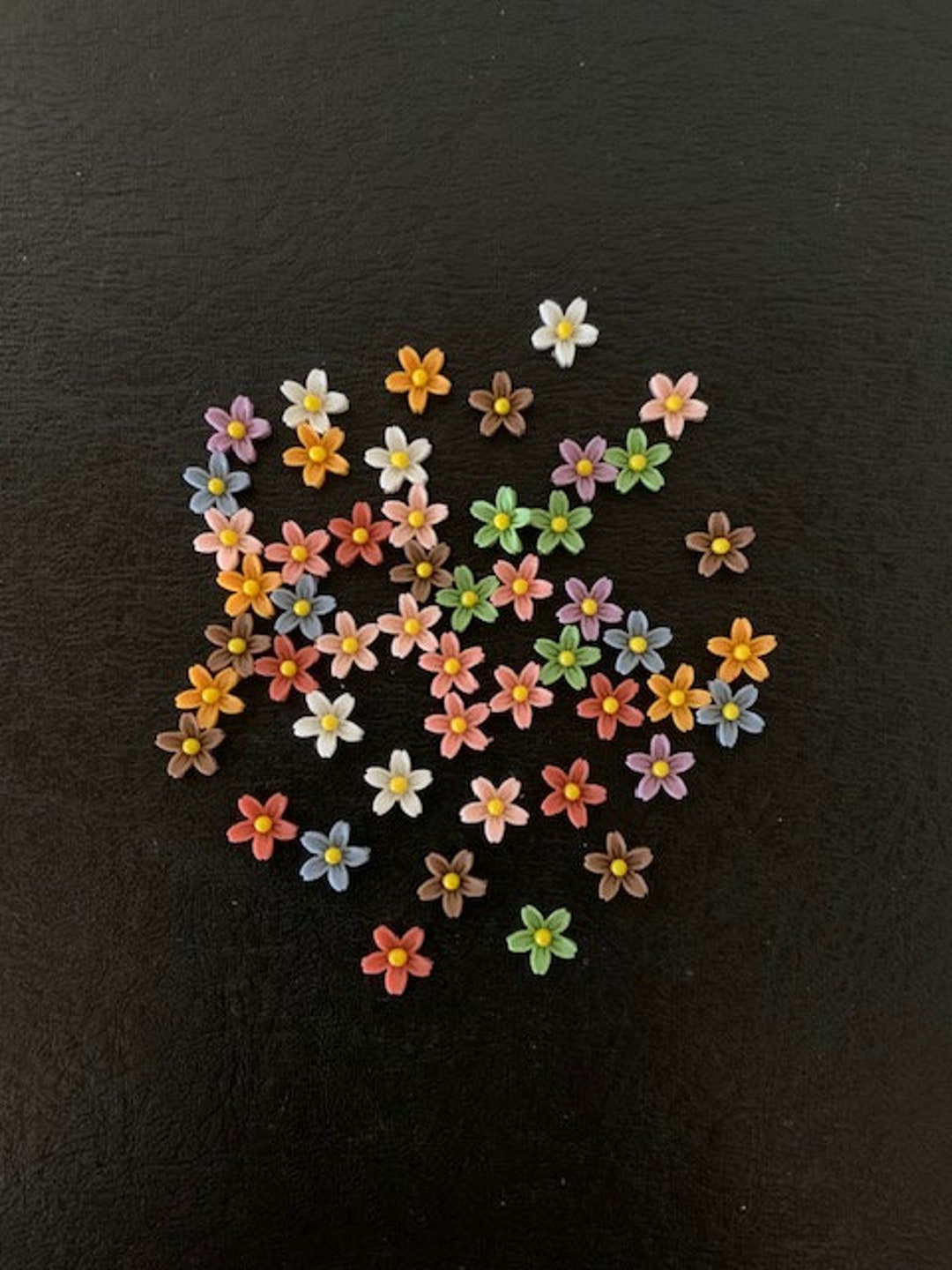 50 Random Mix Tiny Flower Flats, Tiny Flowers, Mini Flowers, Assorted ...