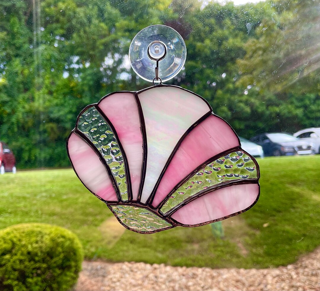Stained Glass Pink, Iridescent White and Clear Granite Clam Shell ...
