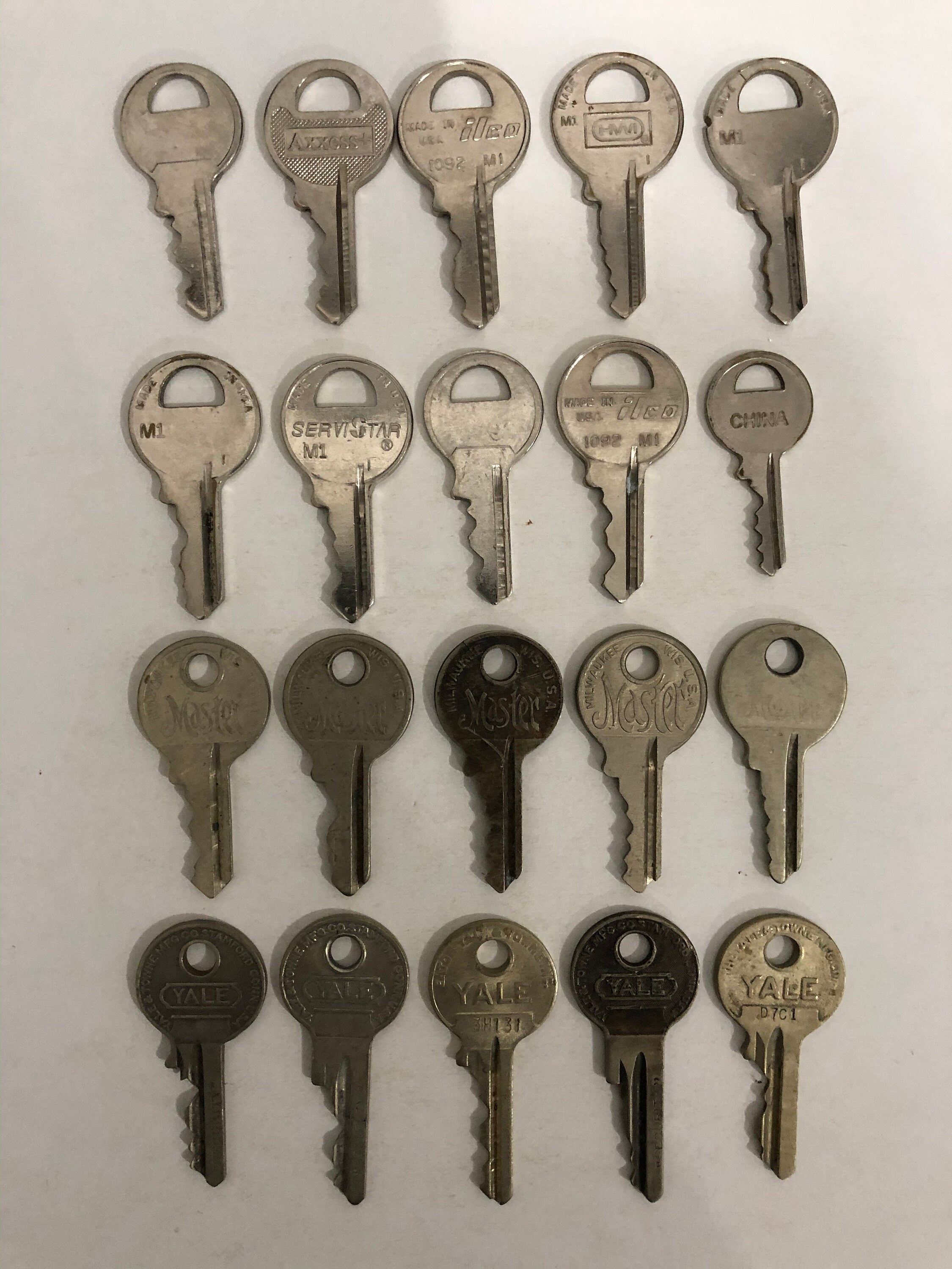 Antique 20 Keys Flat Keys Skeleton Keys Rusty Keys 89 - Etsy