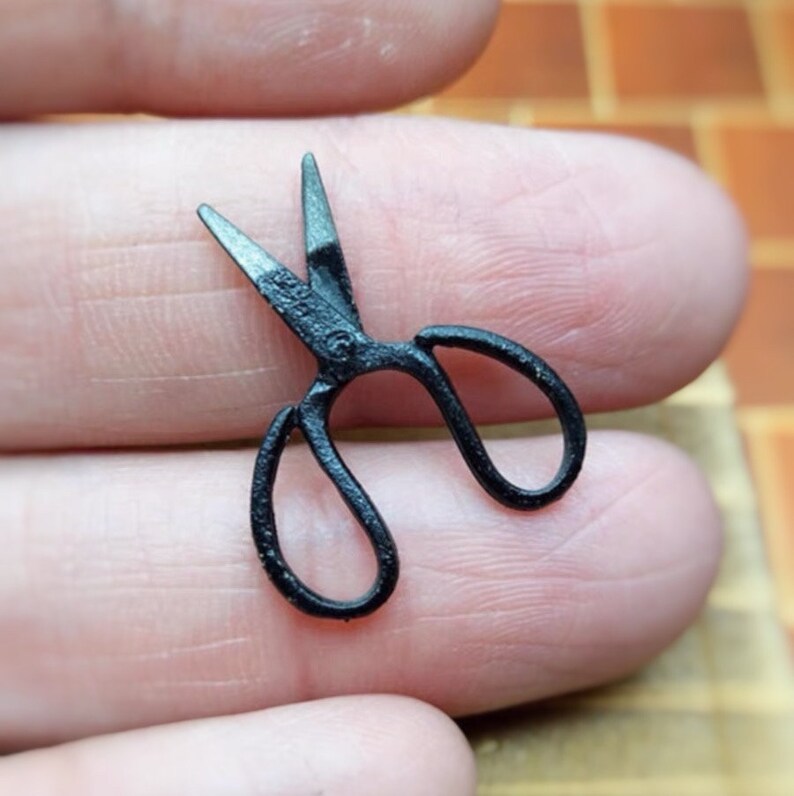 1/12 1/6 Dollhouse Miniature Vintage Hinged Metal Scissors in Black ...