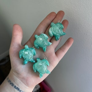 Turtle Keychain Sea Turtle Keychain Resin Glitter Keychain - Etsy