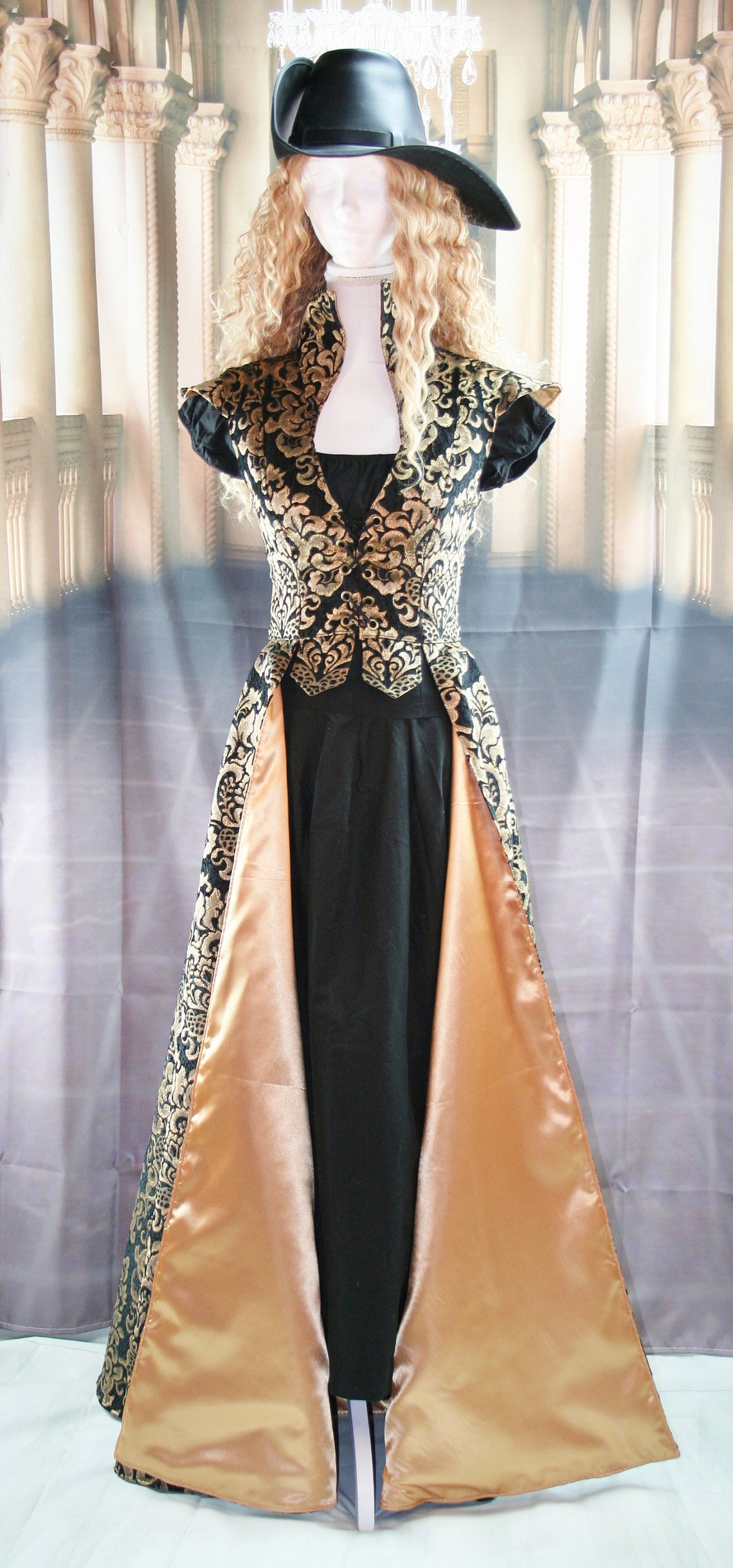 The Maharet Women's Renaissance pirate overcoat Medieval | Etsy