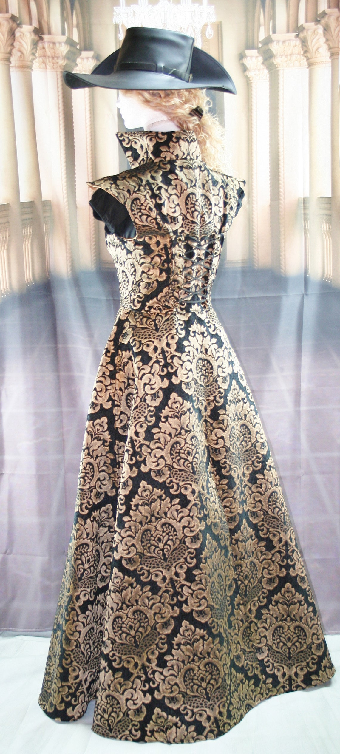 The Maharet Women's Renaissance pirate overcoat Medieval | Etsy