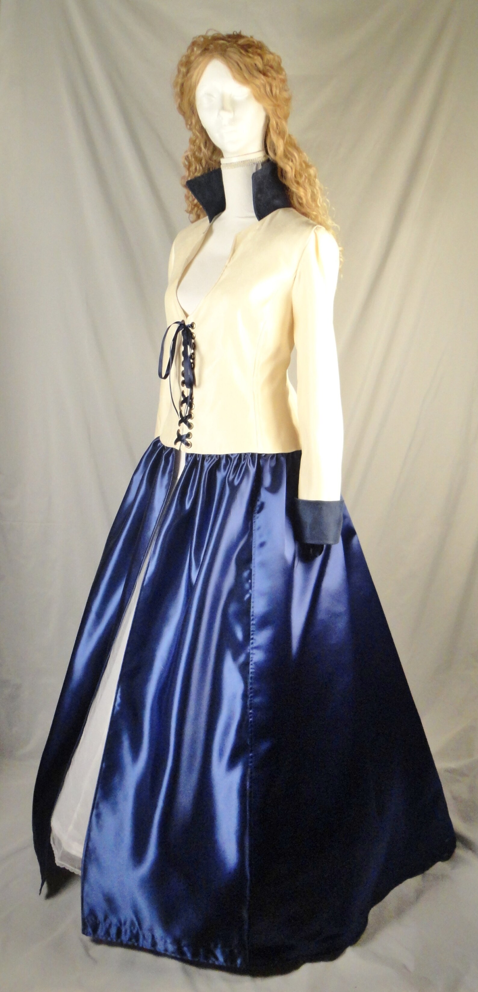 The Eleanor Renaissance Noblewoman Split Front Overdress - Etsy