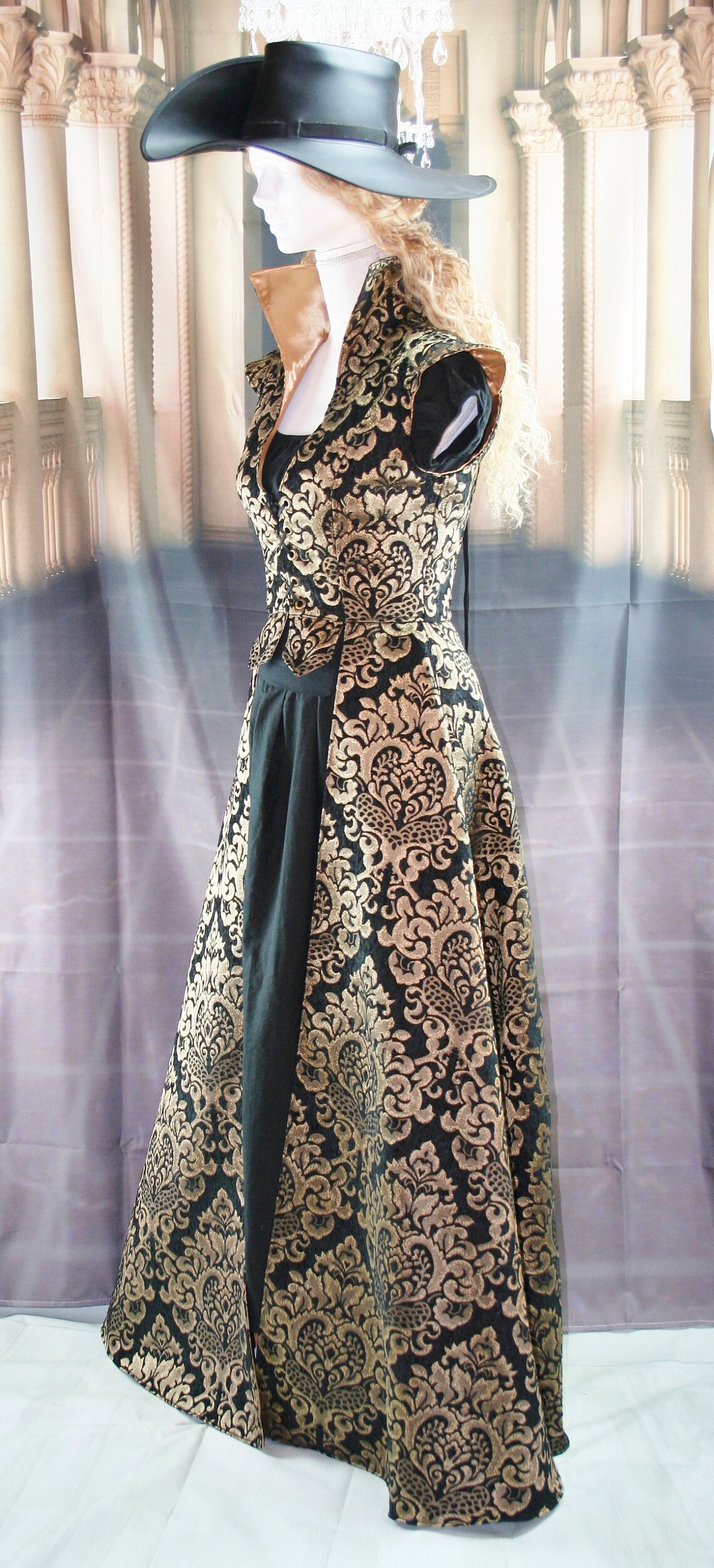 The Maharet Women's Renaissance pirate overcoat Medieval | Etsy