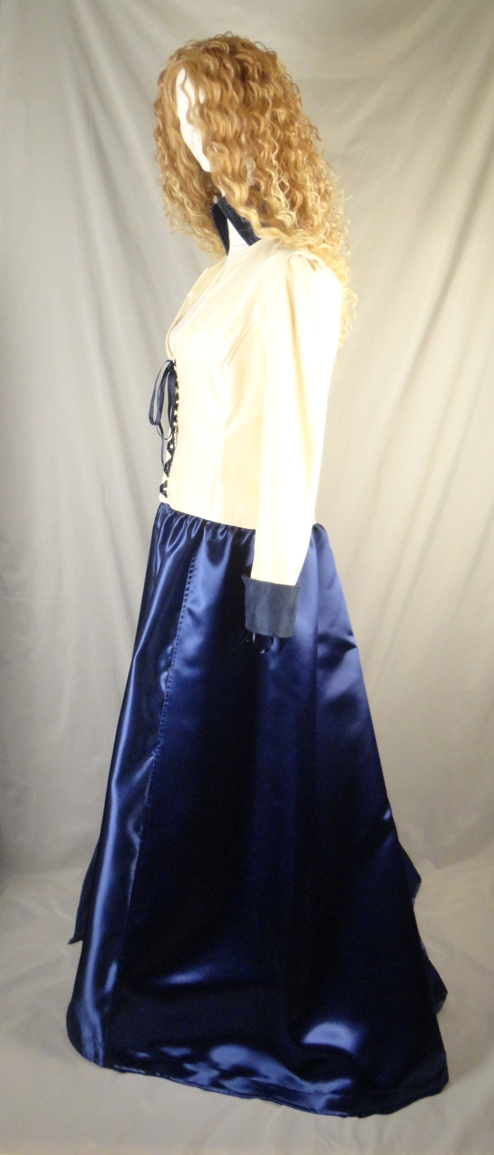 The Eleanor Renaissance Noblewoman Split Front Overdress - Etsy