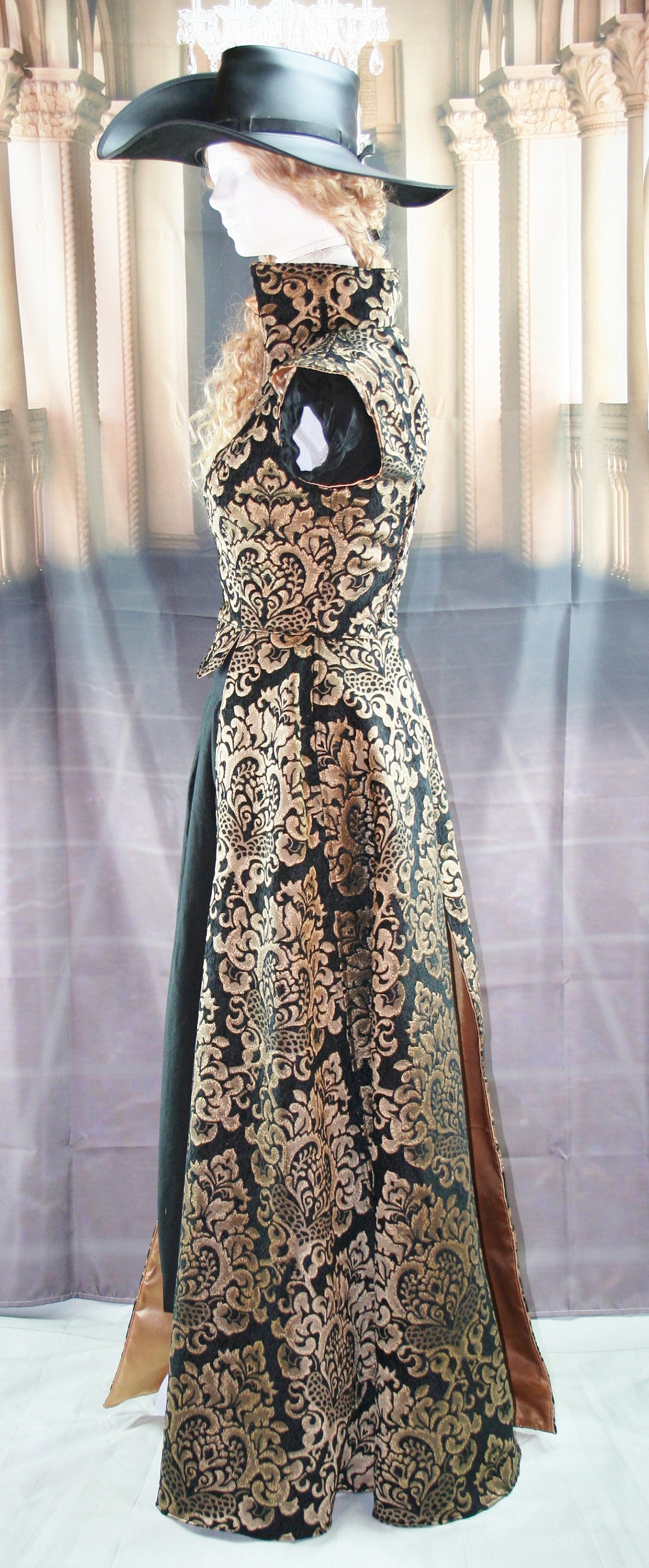 The Maharet Women's Renaissance pirate overcoat Medieval | Etsy