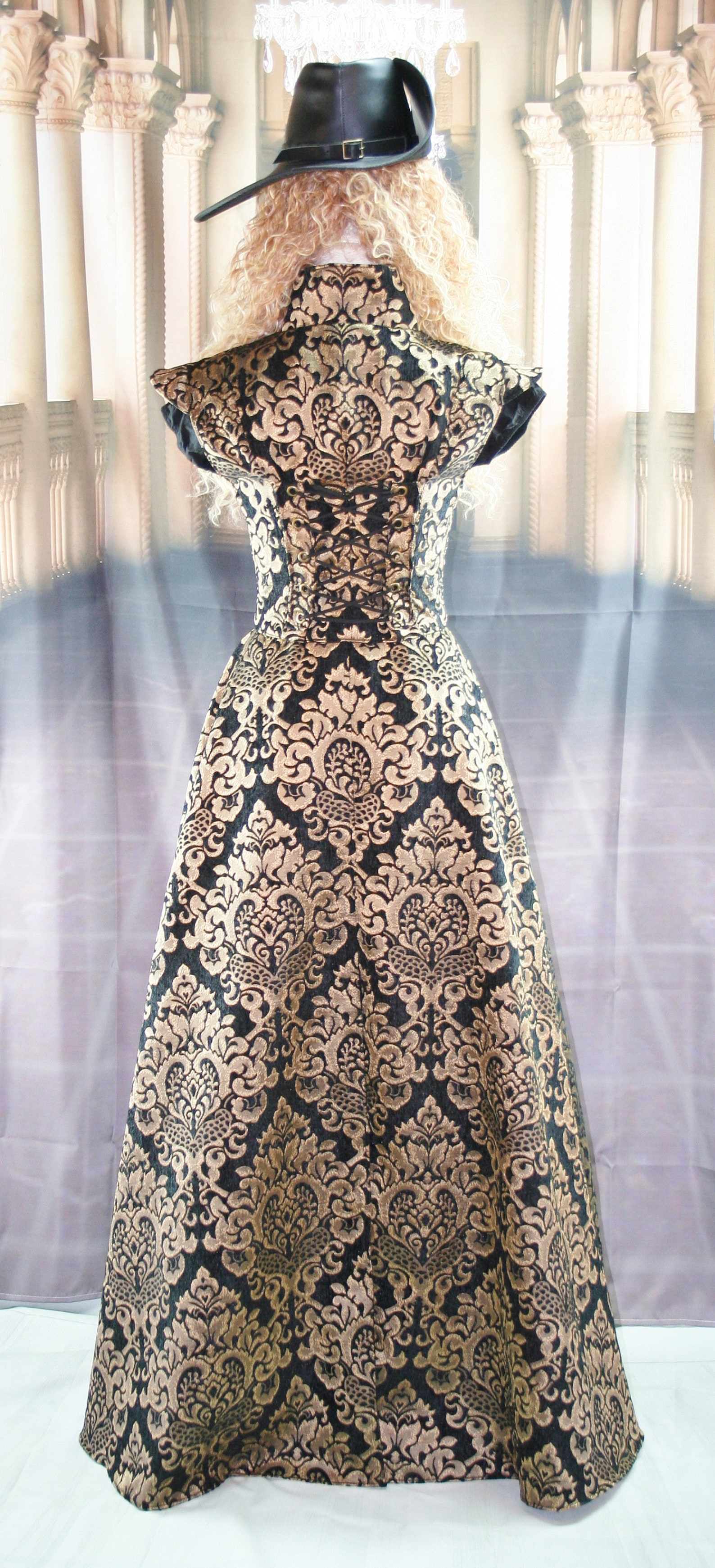 The Maharet Women's Renaissance pirate overcoat Medieval | Etsy