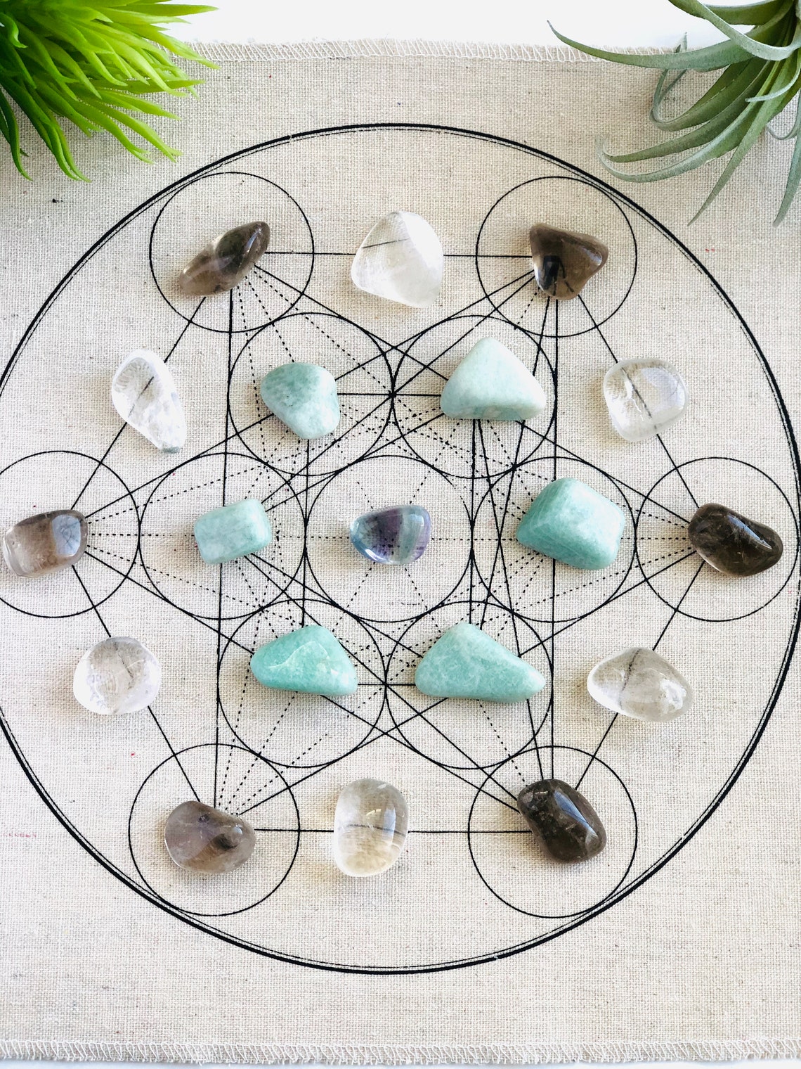 Metatrons Cube Grid Kit/ Crystal Grid Mat Kit With 19 Crystals | Etsy