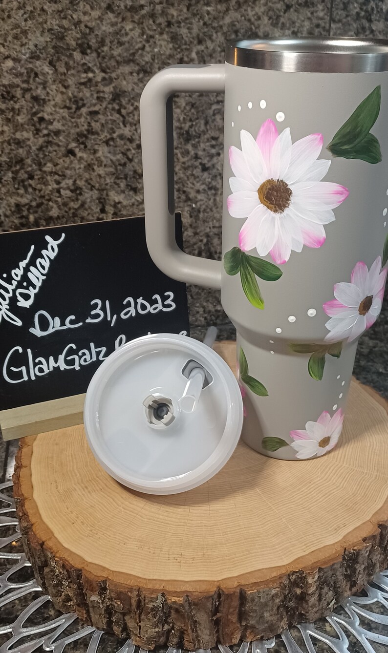 New Stanley 40oz Quencher H2.0 Flint With Hand Painted Pink Daisies - Etsy