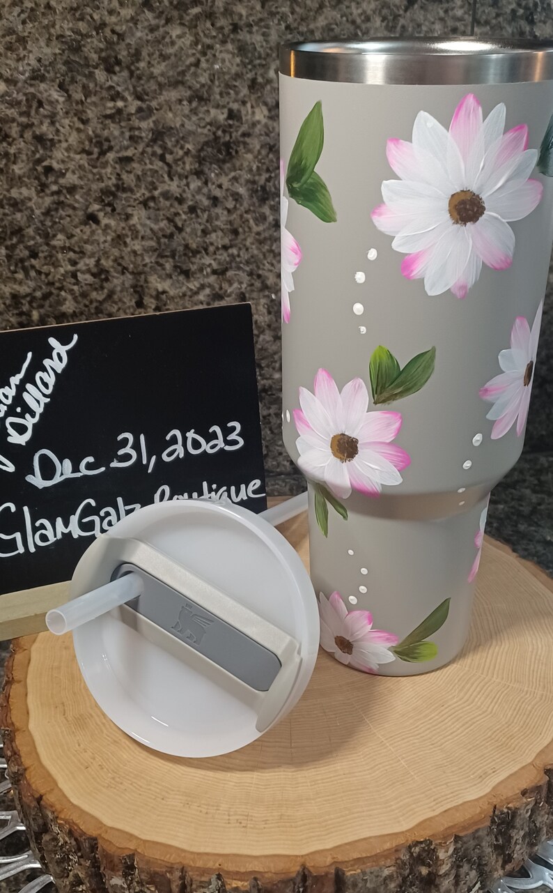 New Stanley 40oz Quencher H2.0 Flint With Hand Painted Pink Daisies - Etsy