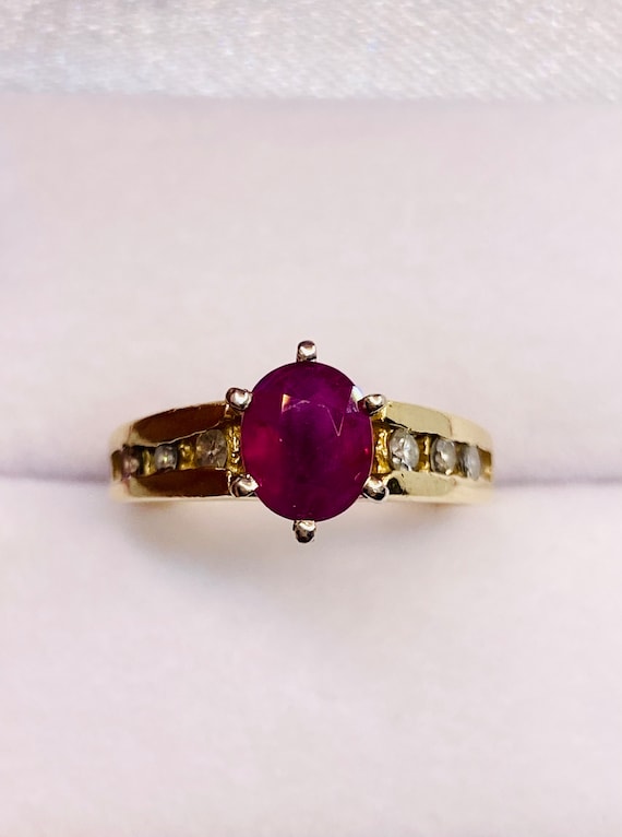 Beautiful vintage natural ruby - Gem