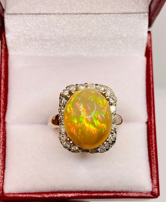 vintage oval shape white - Gem