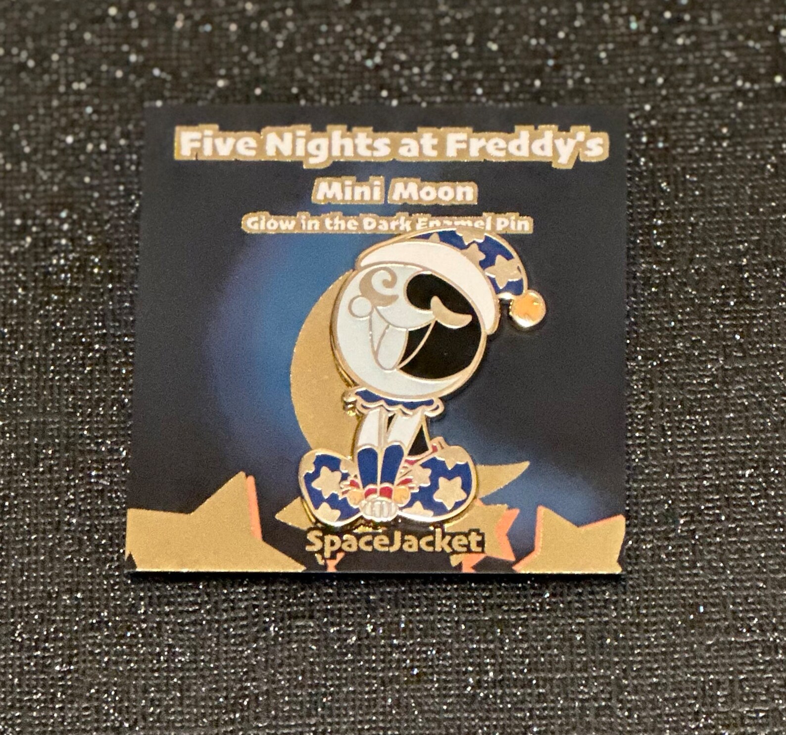 FNAF Smol Sun and Mini Moon Glow-in-the-dark Enamel Pins Free Sticker ...