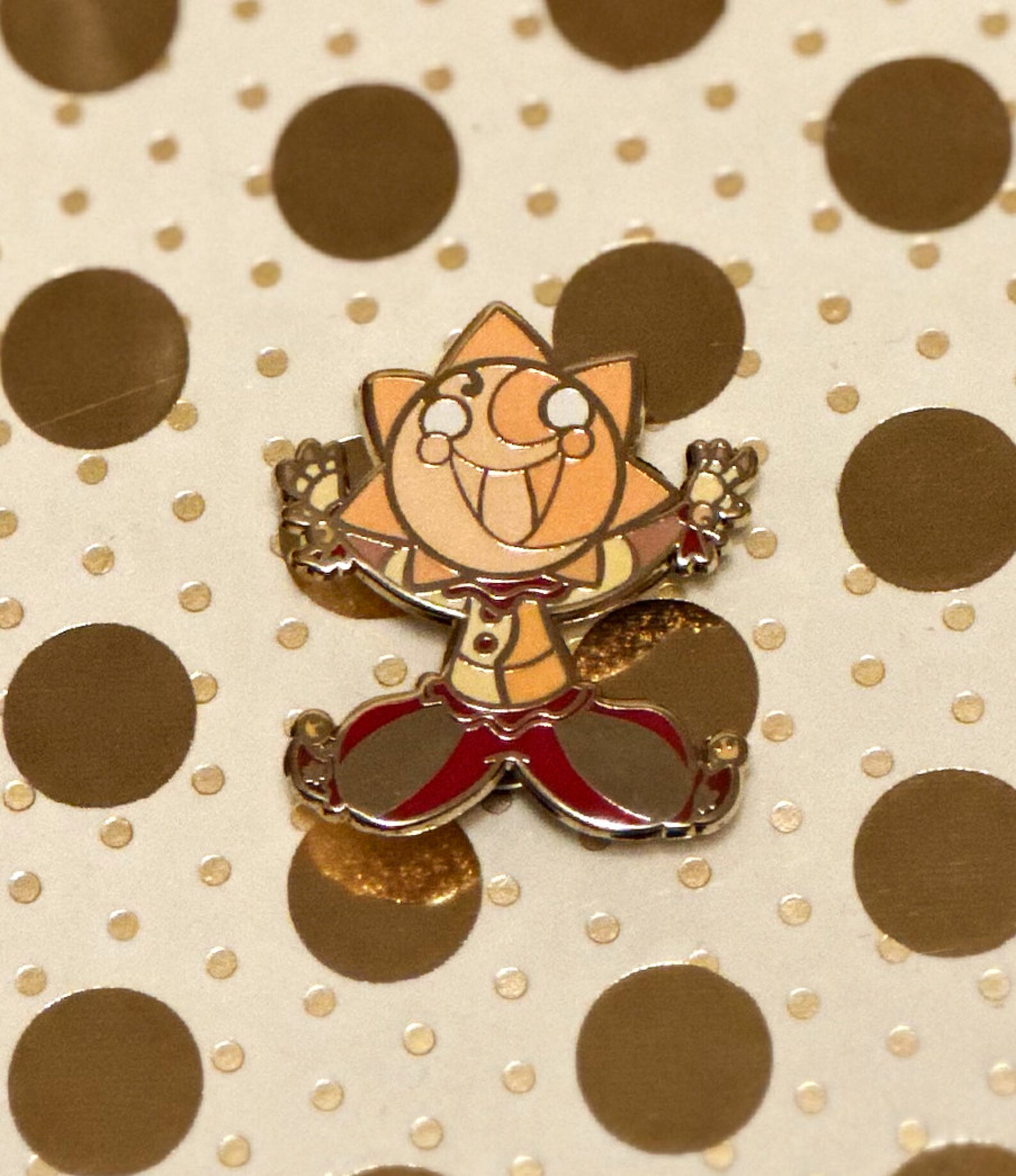 FNAF Smol Sun and Mini Moon Glow-in-the-dark Enamel Pins Free Sticker ...