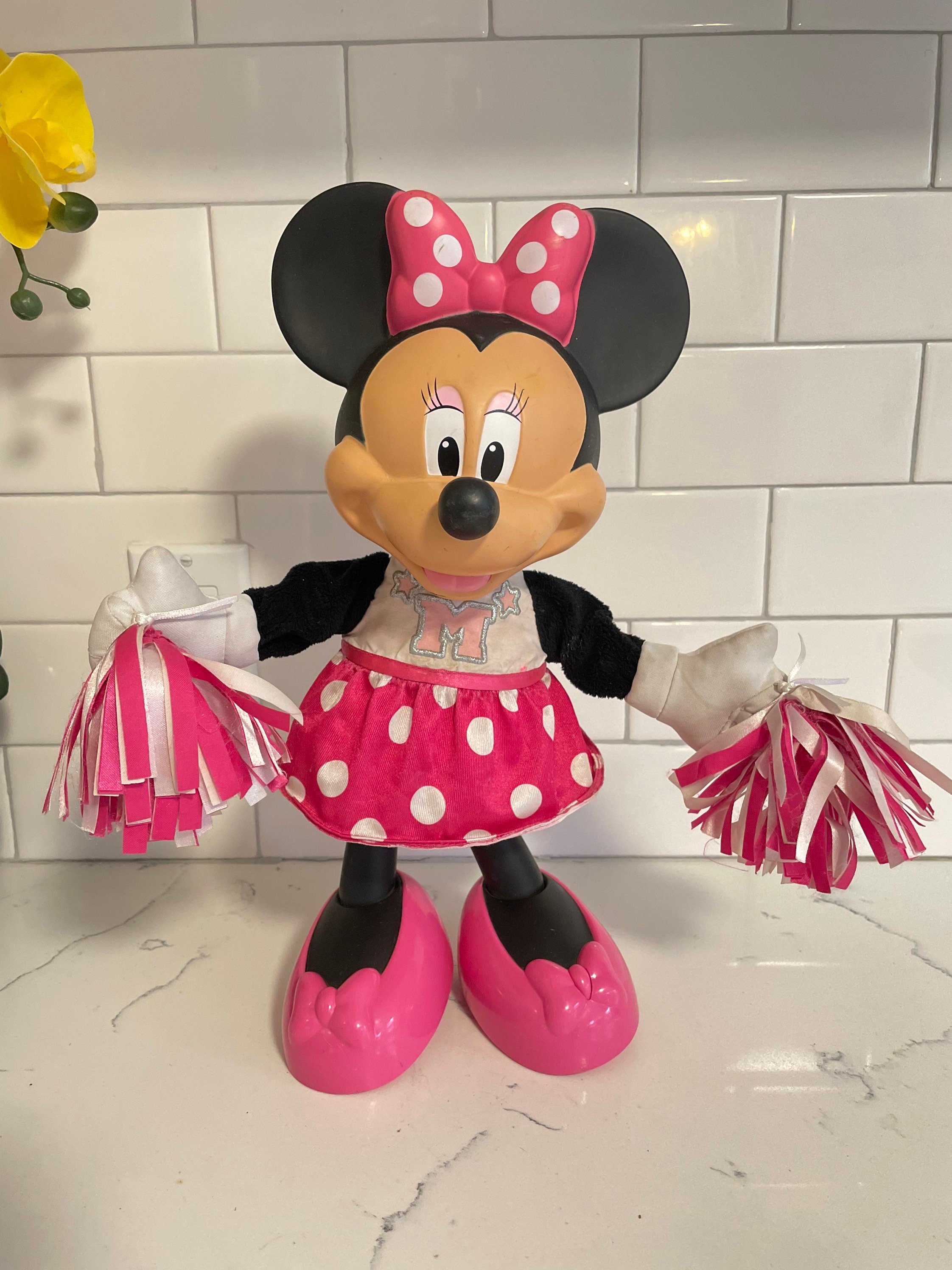 Minnie Mouse Cheerleading Clipart