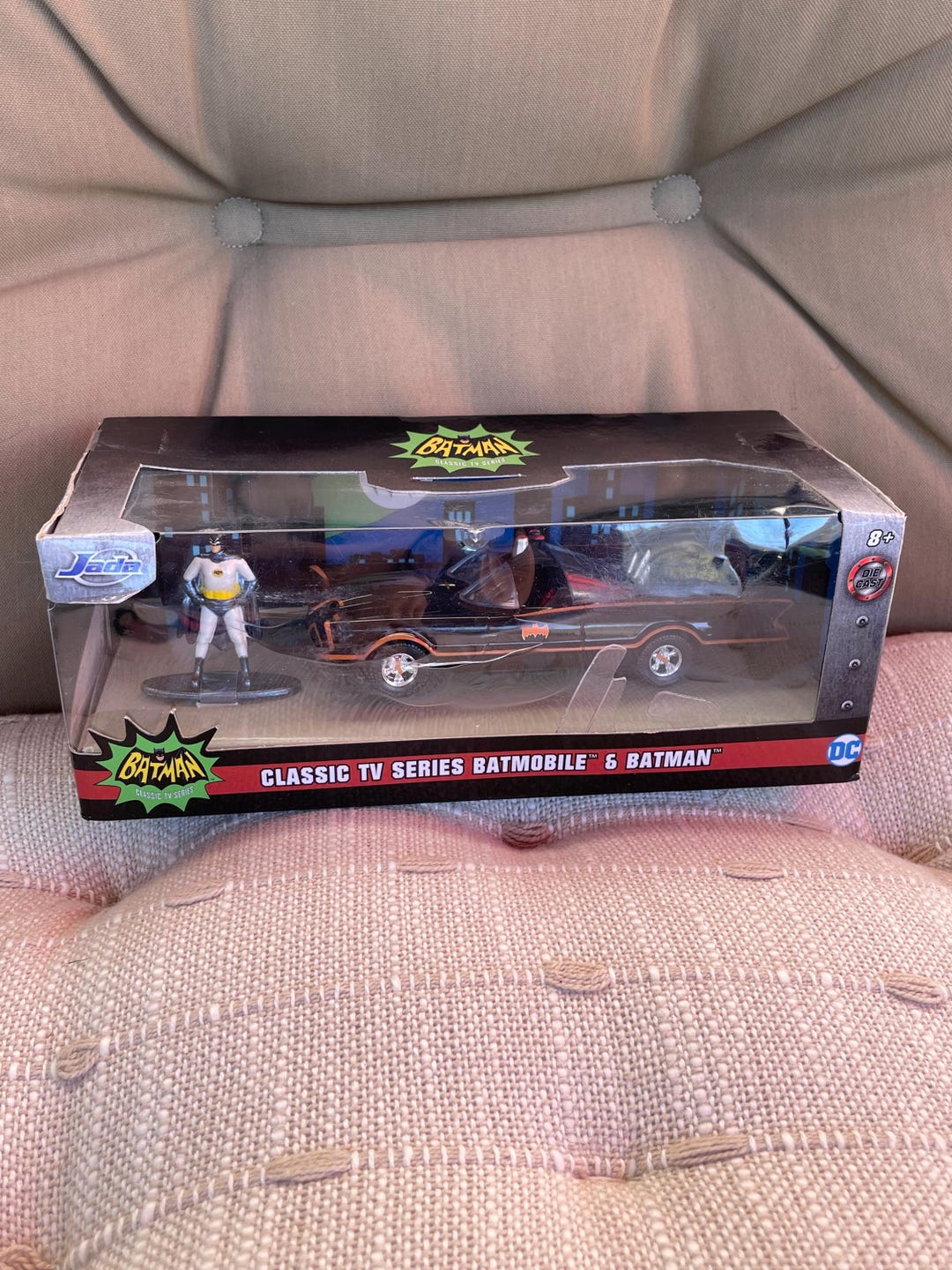 NEW Jada Toys 31703 Batman Classic 1966 TV BATMOBILE 1:32 Scale Vehicle ...