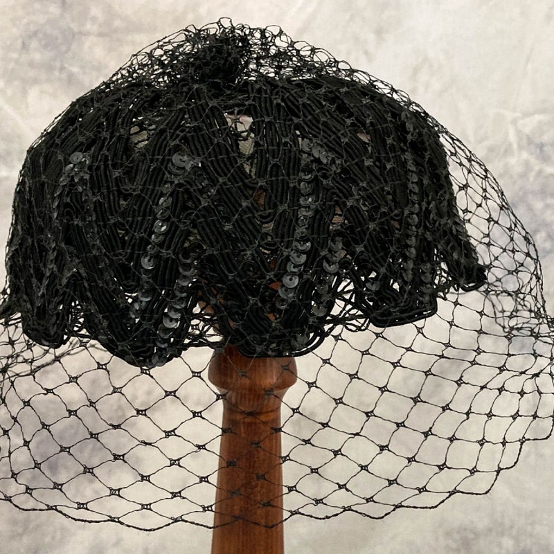 Skullcap With a Veil - Etsy