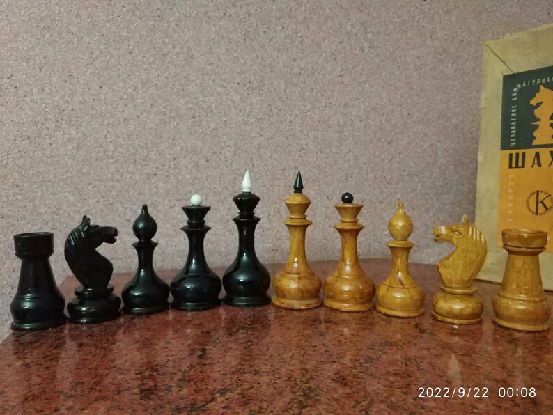 Chess Pieces of the 1960s in Their Original Box. - Etsy