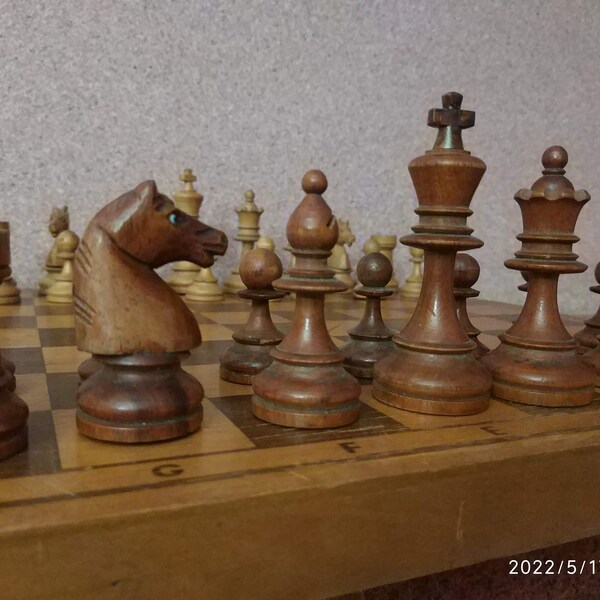 German Knight Chess Set - Etsy UK