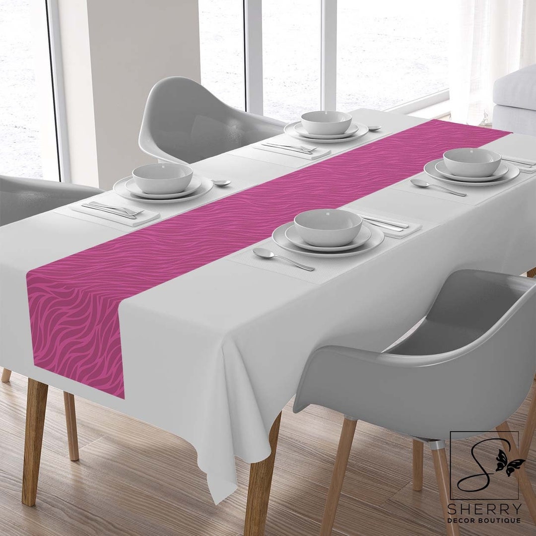Berry Waves Table Runner, 2024 Color Trend, Rose Violet Dining Room ...