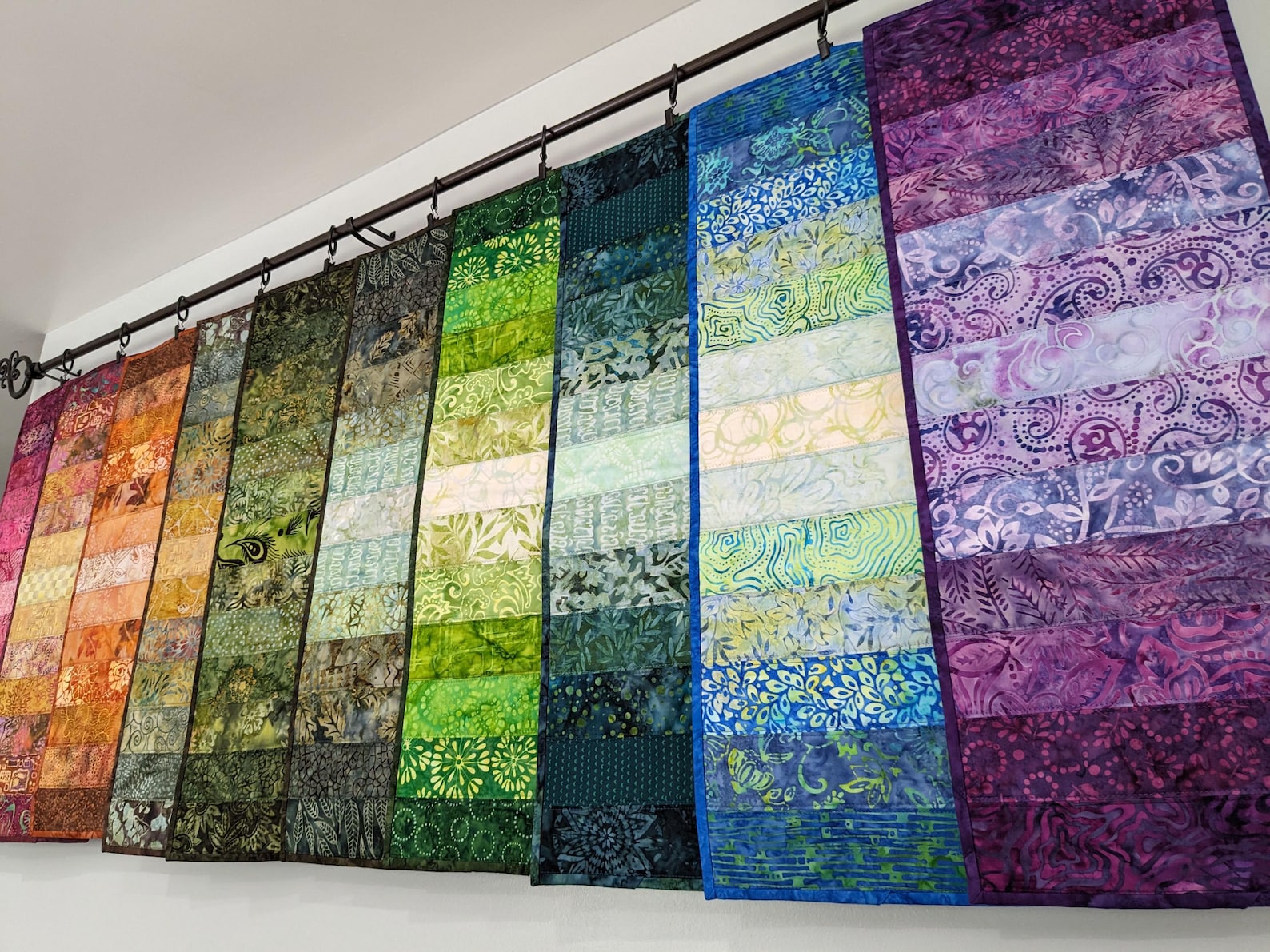 Cool Ocean Colors Batik Gradient Quilted Table Runner Modern Ombre ...