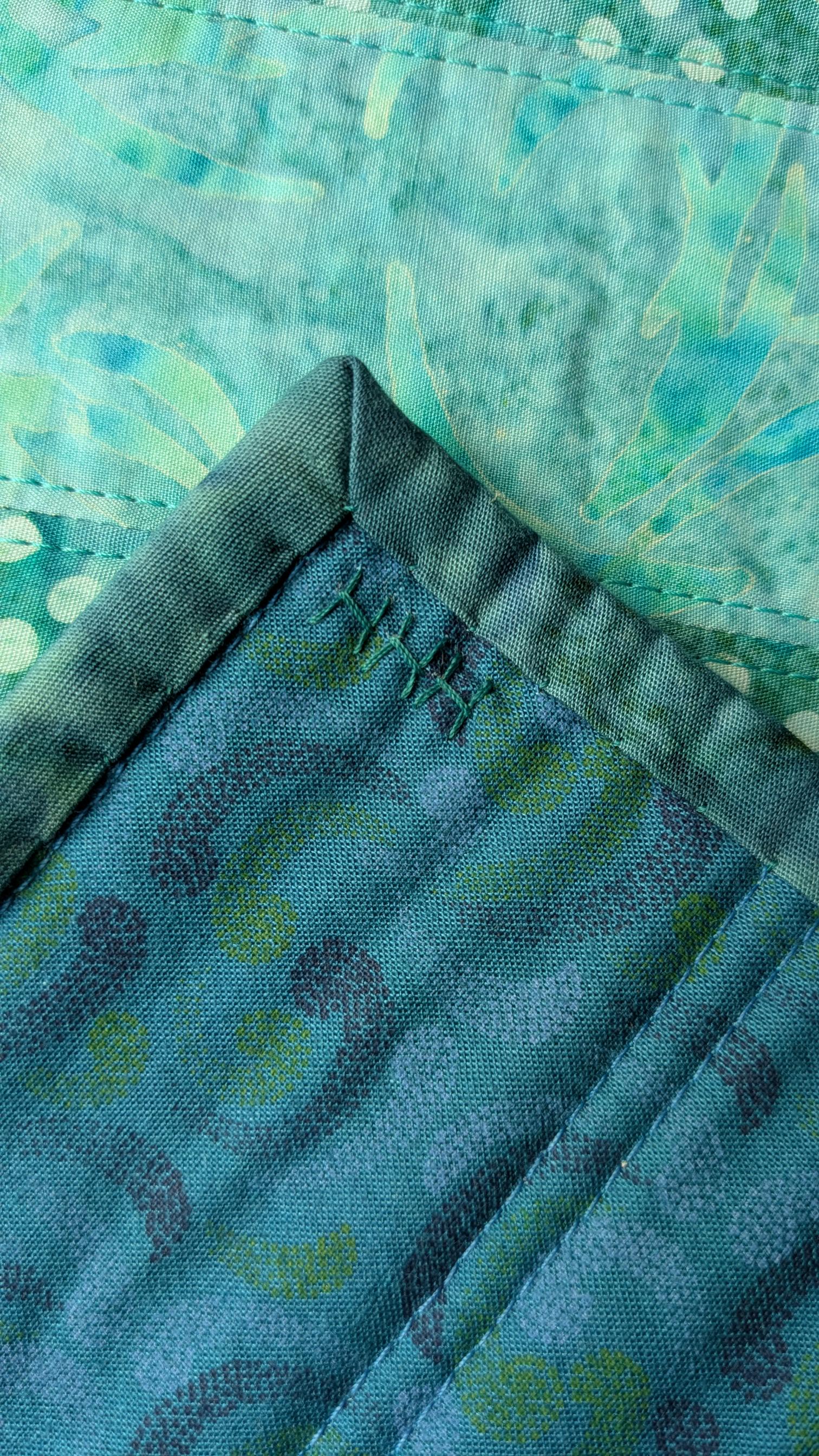 Cool Ocean Colors Batik Gradient Quilted Table Runner Modern Ombre ...