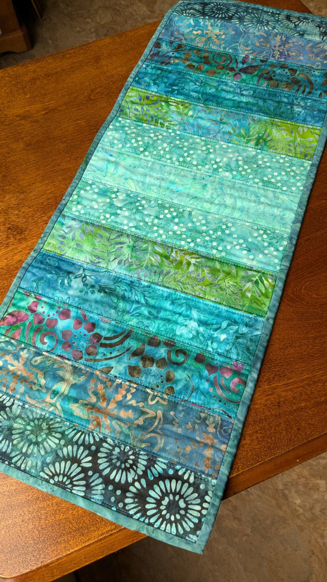 Cool Ocean Colors Batik Gradient Quilted Table Runner Modern Ombre ...