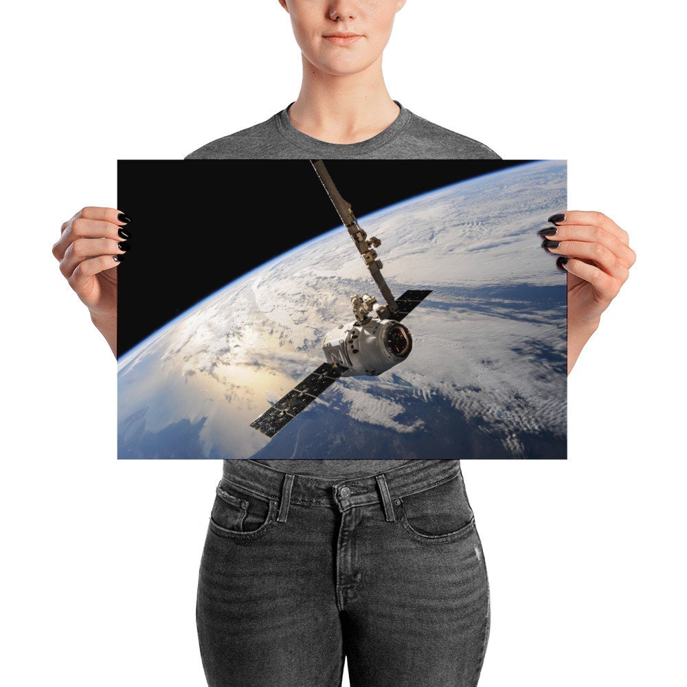 Spacex Dragon Capsule *poster* International Space Station Over Earth ...