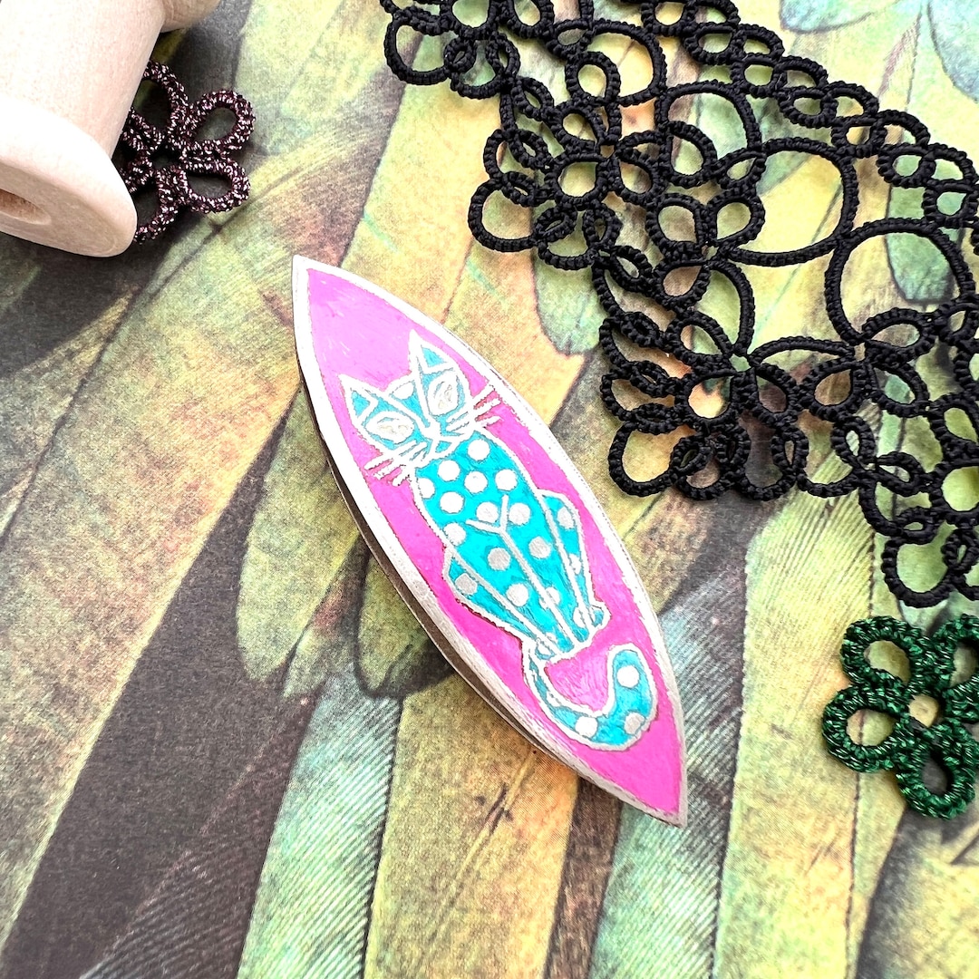 Tatting Shuttle Copper Alloy With a Cat Motives in Blue and Pink, Metal ...