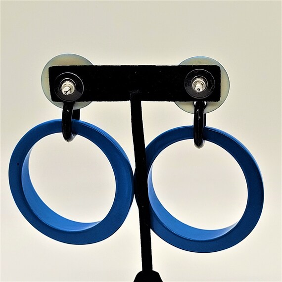 Vintage huge & chunky dangle blue hoops plastic pierc… - Gem