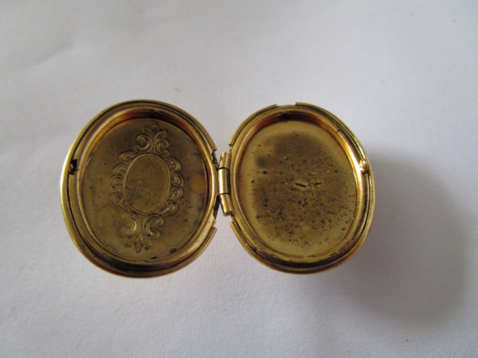 Vintage Engraved Photo Locket Button Adornment | Etsy