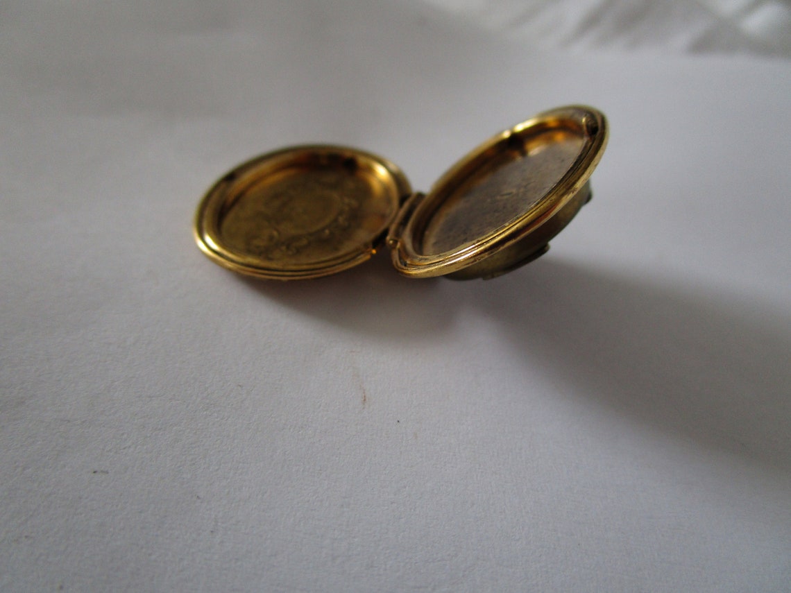 Vintage Engraved Photo Locket Button Adornment | Etsy