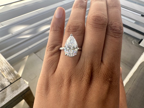 6 carat pear diamond ring store