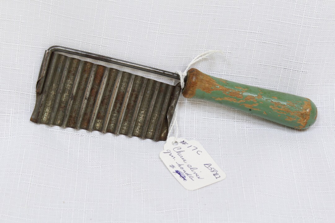 Vintage Crinkle Potato Slicer Green Wood Handle, Ripple Cut Slicer ...