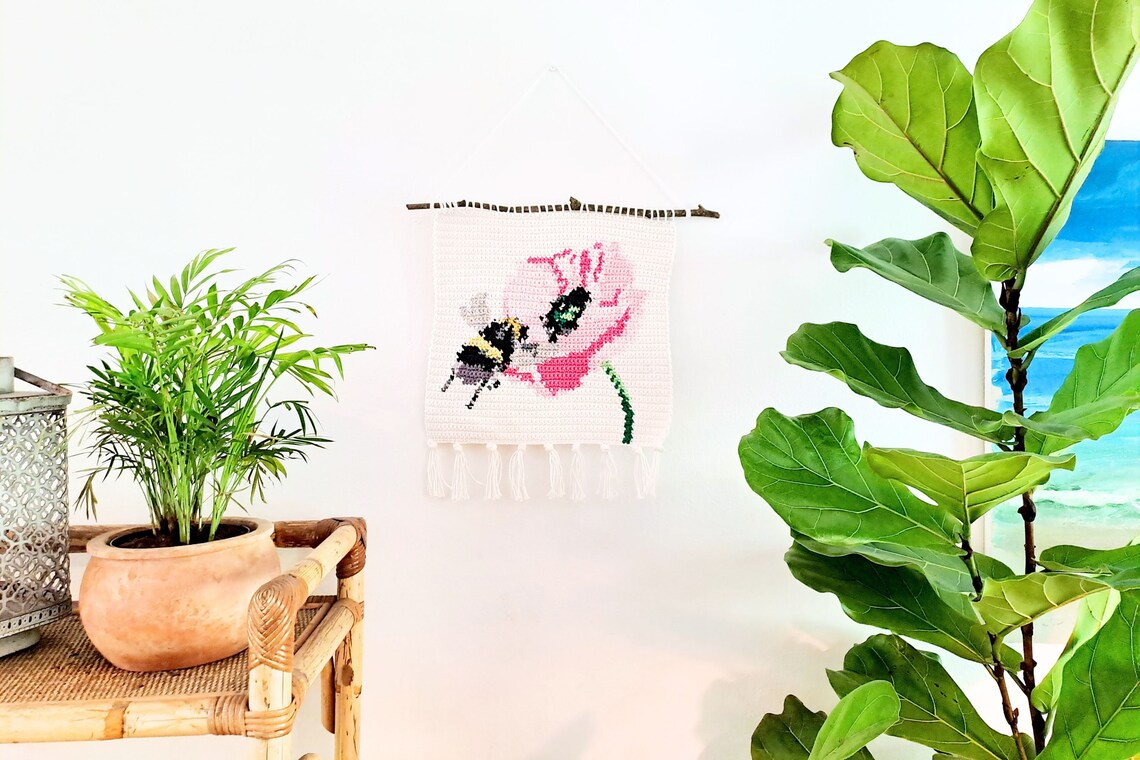 Bee Wall Art Crochet Pattern - Flower Tapestry DIY Vintage Decor - Etsy