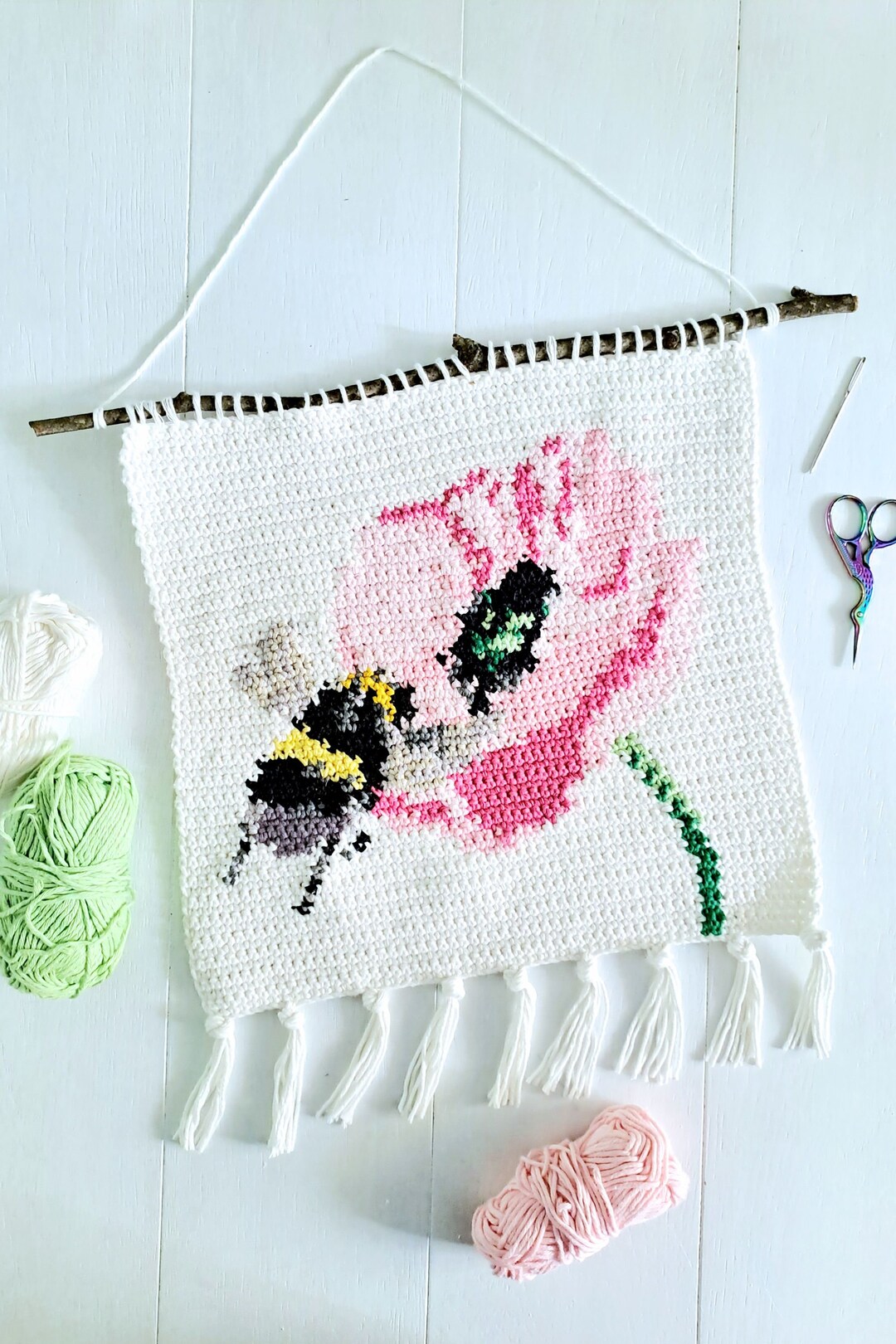 Bee Wall Art Crochet Pattern - Flower Tapestry DIY Vintage Decor - Etsy