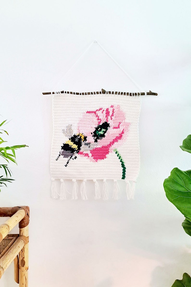 Bee Wall Art Crochet Pattern - Flower Tapestry DIY Vintage Decor - Etsy