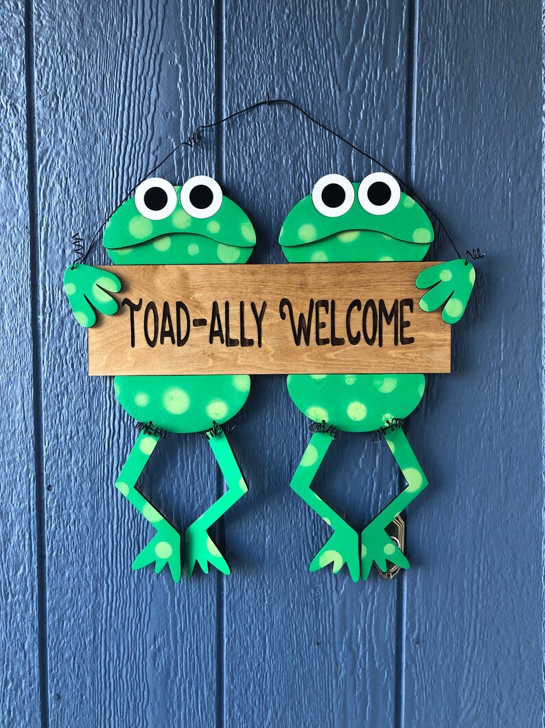 Dangly Leg Frog Door Hanger Wall Hanging Svg - Etsy