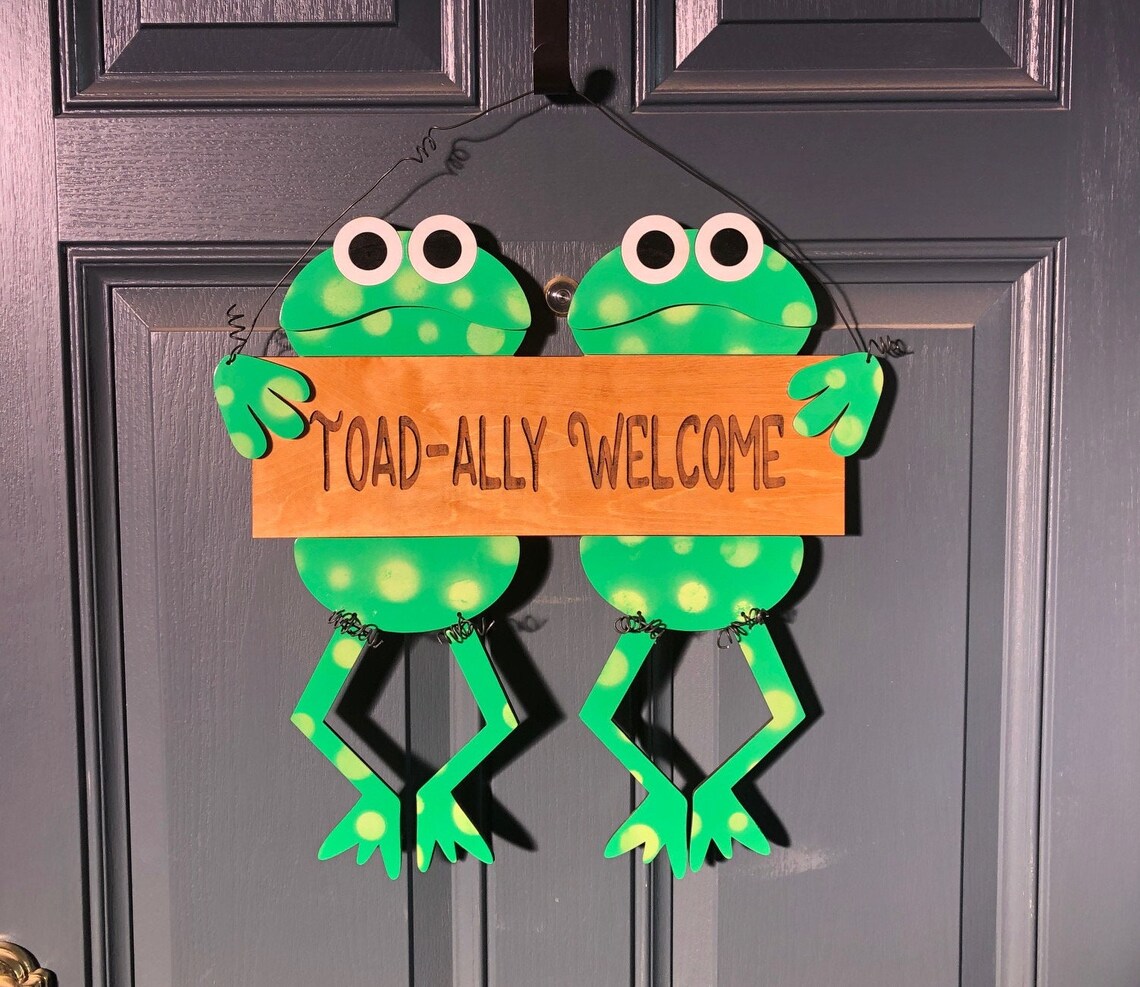 Dangly Leg Frog Door Hanger Wall Hanging Svg - Etsy