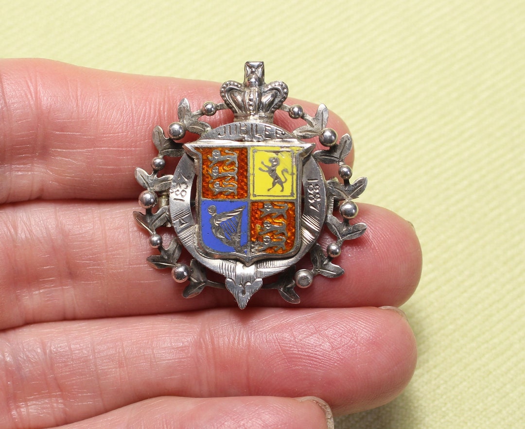 Queen VICTORIA Silver JUBILEE Pin, 1837-1887, Enamel, Shield Standard ...