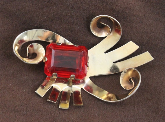 Jumbo 1940s Deco pin, large rectangular red glass set… - Gem