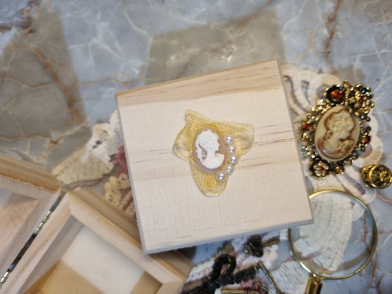 Small Wooden Vintage Styled Ephemera Box / Vintage Jewellery - Etsy