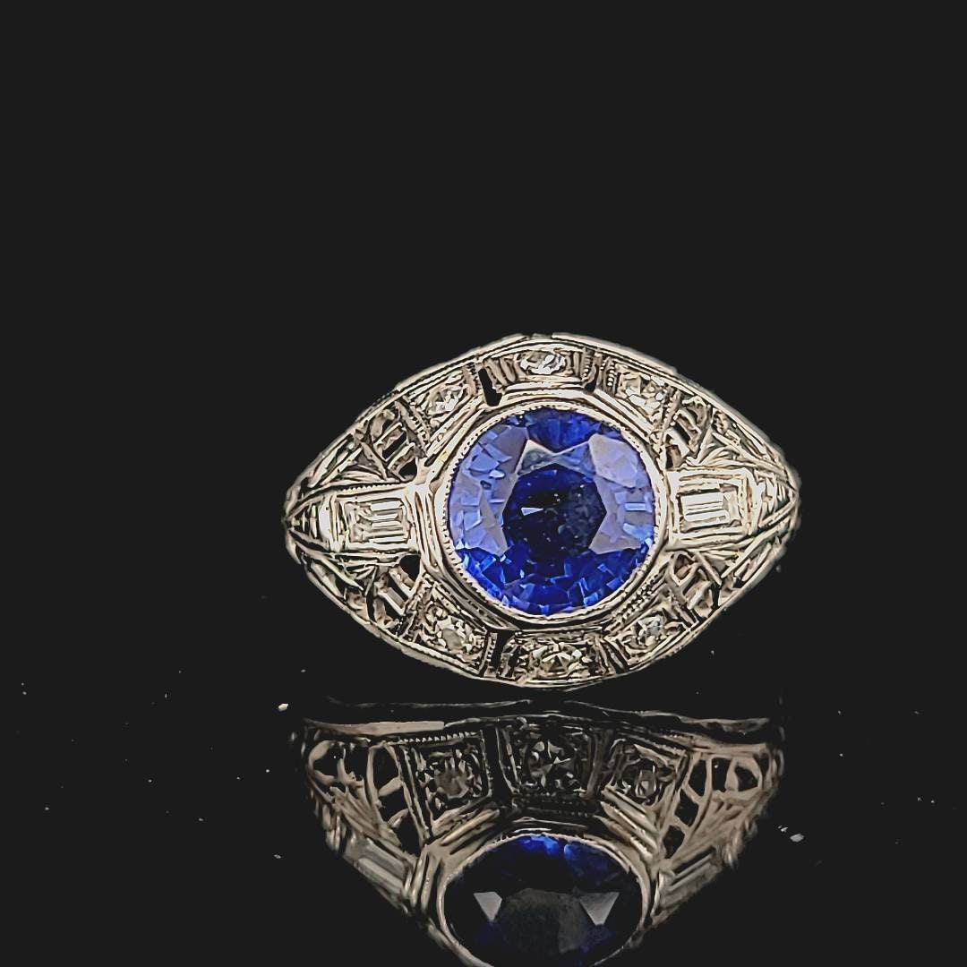 Vintage 18K White Gold Art Deco Ring 2.52CT. Natural Round Blue ...