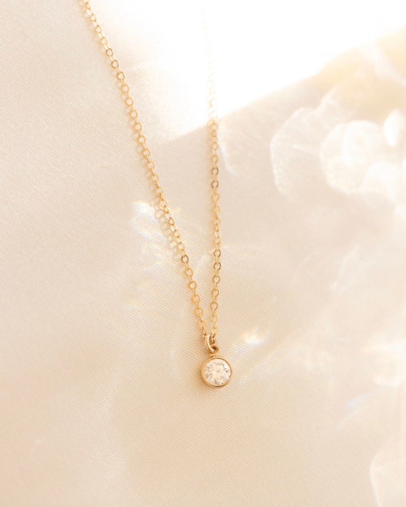 Gold diamond pendant necklace Diamond necklace Dainty diamond necklace Floating diamond necklace Single diamond necklace Dainty chain