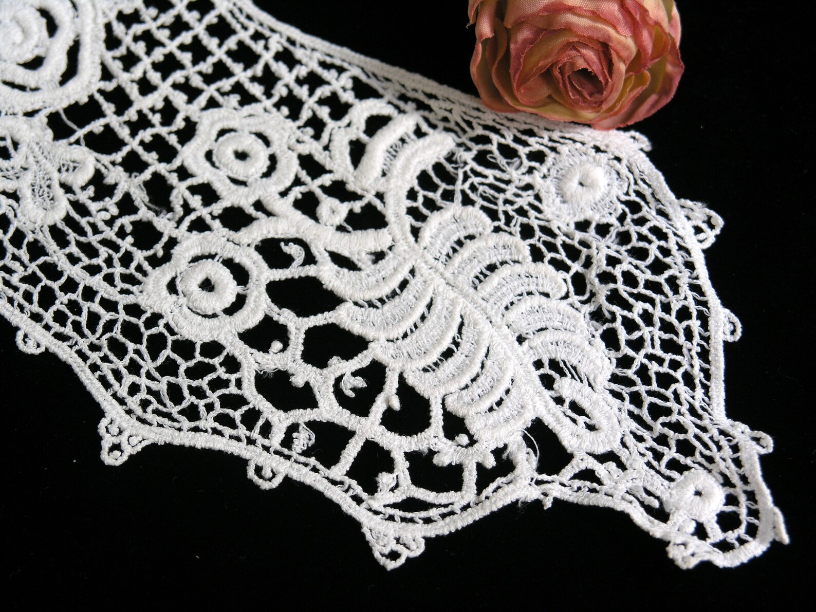 Antique Victorian Needle Lace Collar / Beautiful Italian Venetian Rose ...