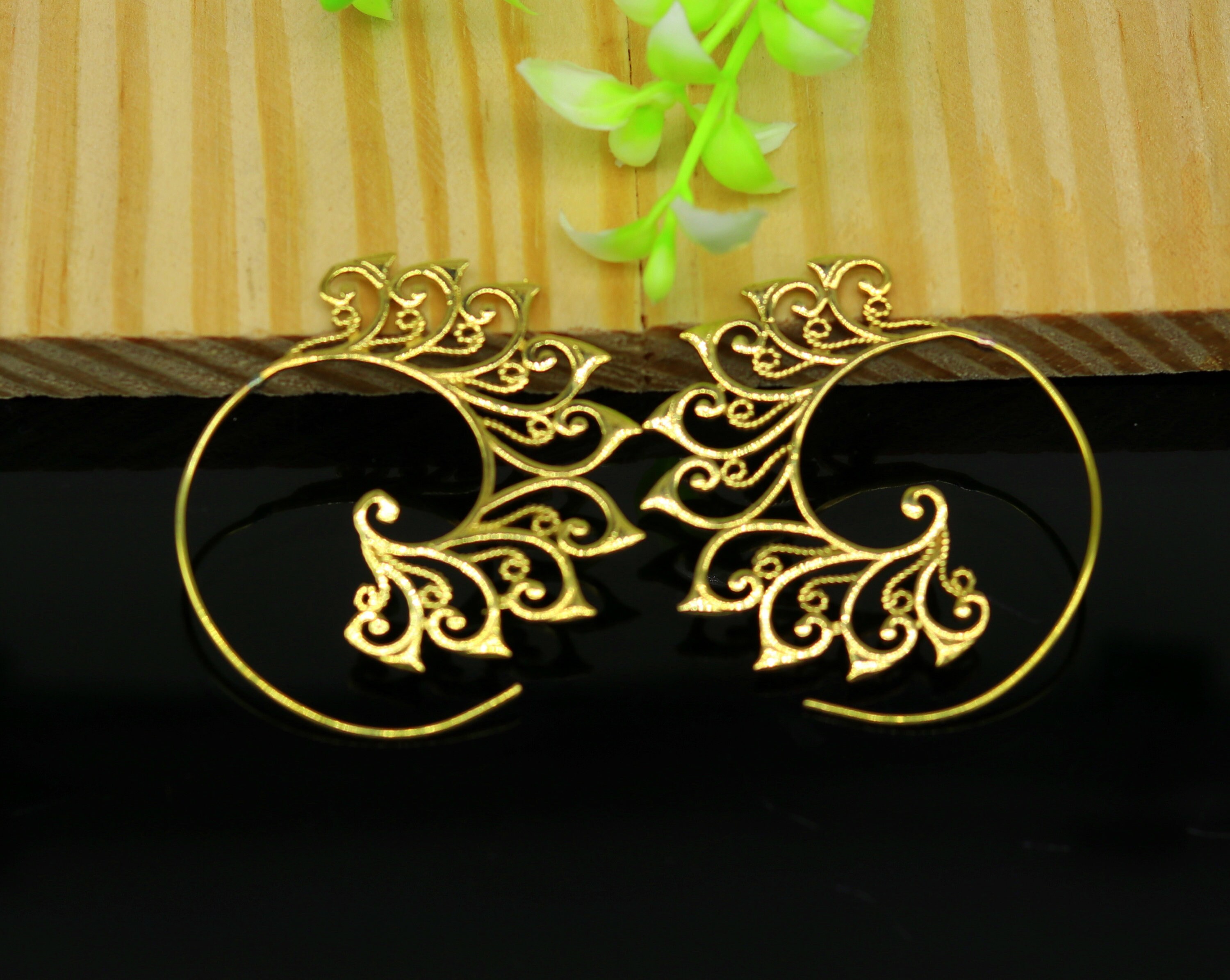 Oro chapado hecho a mano moderno aros elegantes pendientes - Etsy España